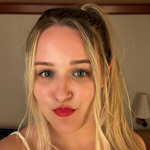 nourished.by.mads - Age, Family, Bio | Famous Birthdays