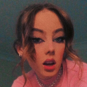 oiyeahnahyeah - Age, Bio, Family | Famous Birthdays