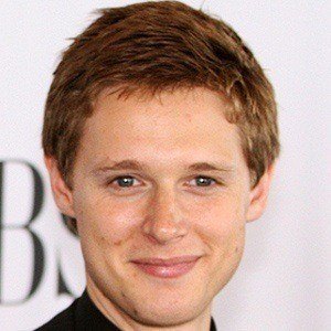 Samuel Barnett - Bio, Family, Trivia | Famous Birthdays