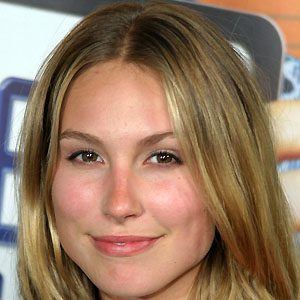 Sarah Carter - Bio, Family, Trivia | Famous Birthdays