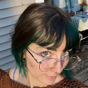 Sarah Grous Age, Bio, Family | Famous Birthdays