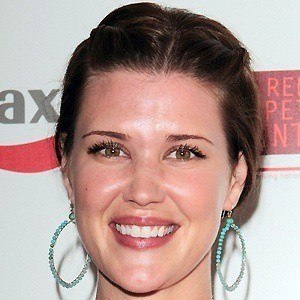 Sarah Lancaster - Bio, Family, Trivia | Famous Birthdays