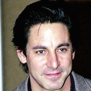 Scott Cohen - Bio, Family, Trivia | Famous Birthdays