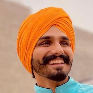 Simmu Buttar - Age, Family, Bio | Famous Birthdays