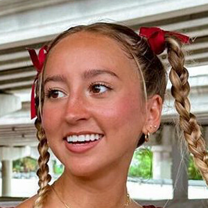 sophie.monki Age & Bio | Famous Birthdays