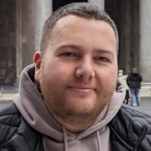 Tech Through Toni - Age, Family, Bio | Famous Birthdays