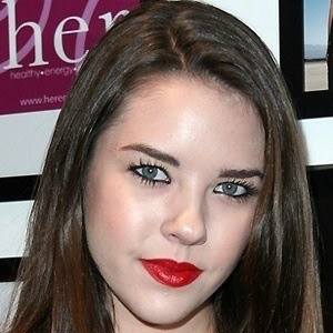 Tess Taylor - Bio, Facts, Family | Famous Birthdays