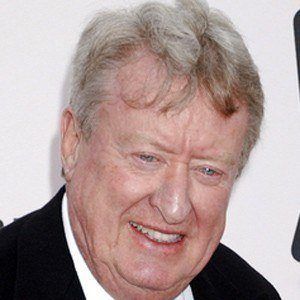 Tom Poston - Bio, Family, Trivia | Famous Birthdays