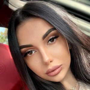 vickilisha - Age, Bio, Family | Famous Birthdays