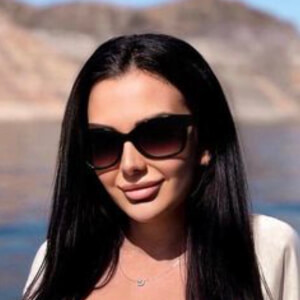 vickilisha - Age, Bio, Family | Famous Birthdays