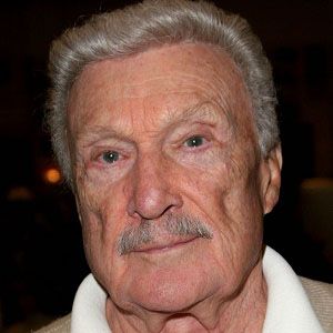 Warren Stevens - Bio, Family, Trivia | Famous Birthdays