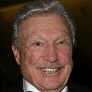 Warren Stevens - Bio, Family, Trivia | Famous Birthdays