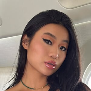 Xin Xiao - Age, Bio, Family | Famous Birthdays
