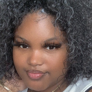 Yendi Niambi - Age, Bio, Family | Famous Birthdays