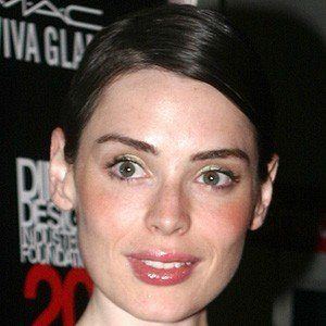 Yoanna House - Bio, Family, Trivia | Famous Birthdays