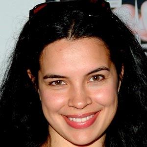 Zuleikha Robinson - Bio, Family, Trivia | Famous Birthdays