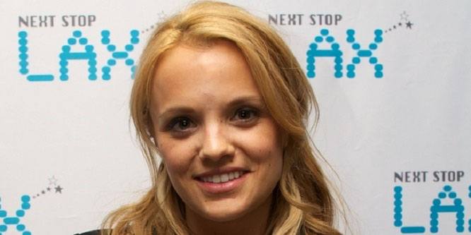 Laura Aikman - Age, Bio, Family | Famous Birthdays