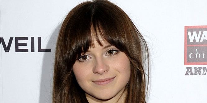 Gabrielle Aplin - Age, Bio, Family | Famous Birthdays
