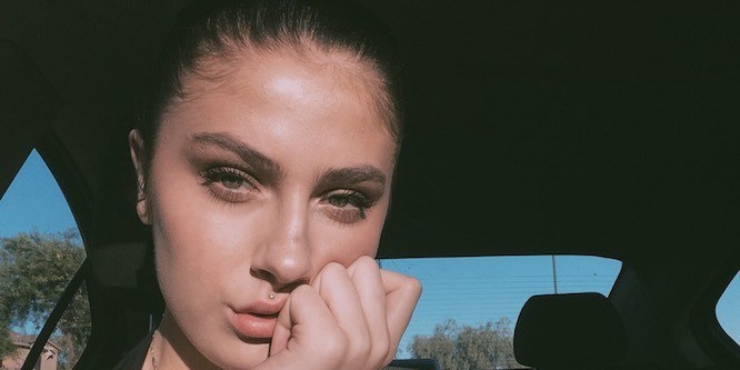 Chloe Arden - Age, Bio, Family | Famous Birthdays