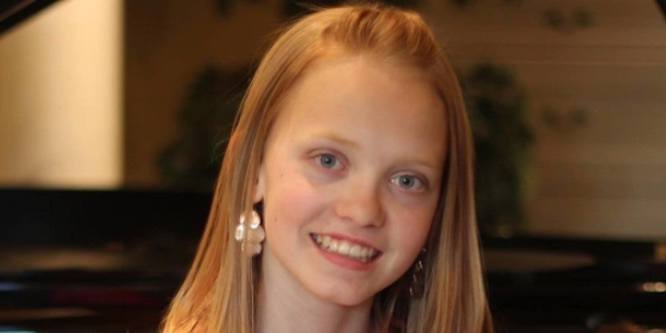 Sara Arkell - Age, Family, Bio | Famous Birthdays