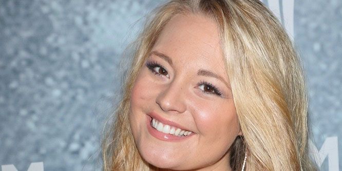 Janelle Arthur Age, Bio, Family | Famous Birthdays