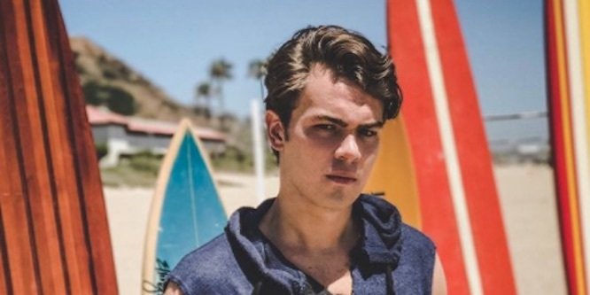 Max Beaumont - Age, Bio, Family | Famous Birthdays