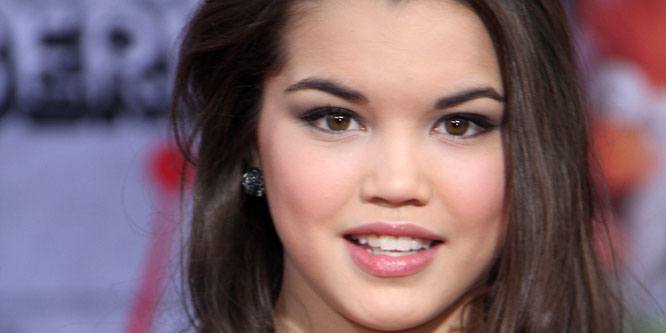 Paris Berelc - Age, Bio, Family | Famous Birthdays