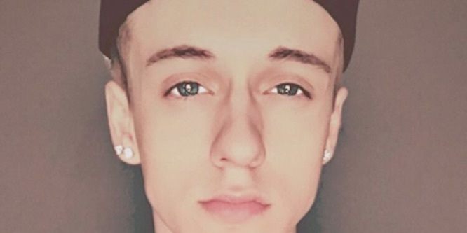 Devyn Bess - Age, Family, Bio | Famous Birthdays