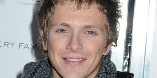 Charlie Bewley - Age, Bio, Family | Famous Birthdays