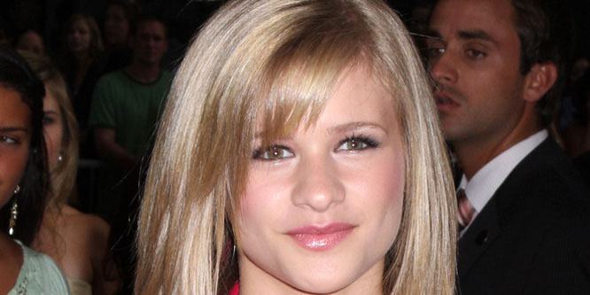 Jenna Boyd - Age, Bio, Family | Famous Birthdays