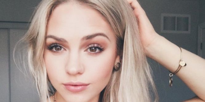 Jess Brooke - Age, Bio, Family | Famous Birthdays