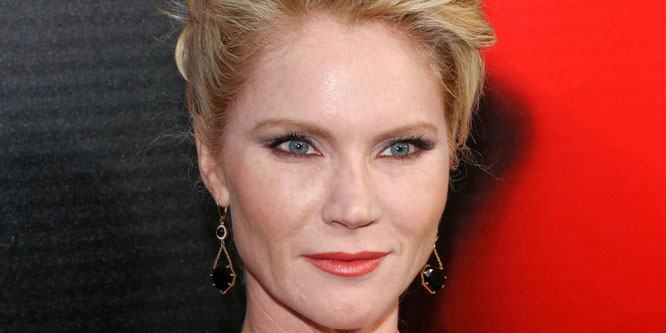 Tara Buck - Age, Bio, Family | Famous Birthdays