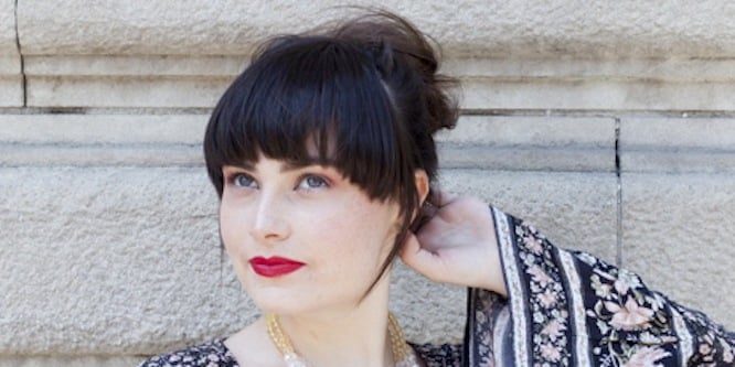 Molly Burke - Age, Bio, Family | Famous Birthdays