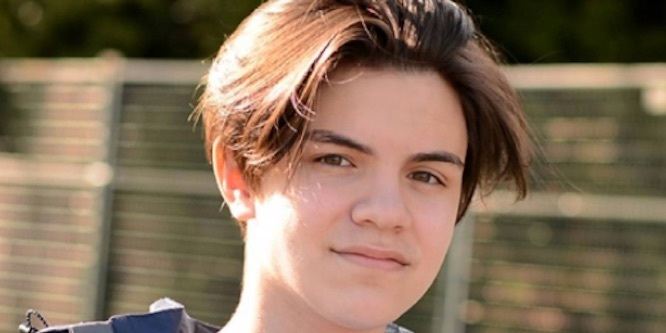 Shon Burnett - Age, Family, Bio | Famous Birthdays