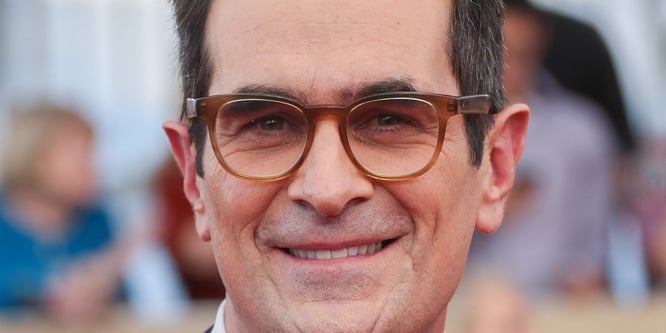 Ty Burrell - Age, Bio, Family | Famous Birthdays