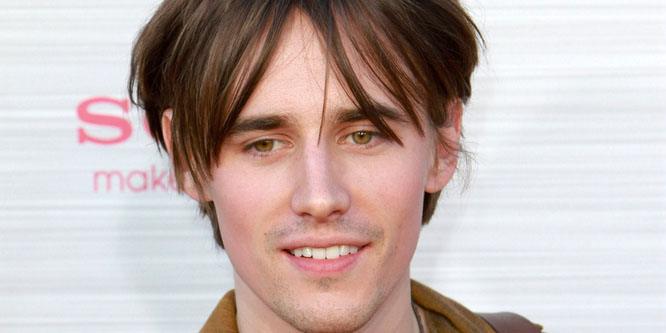 Reeve Carney - Age, Bio, Family | Famous Birthdays