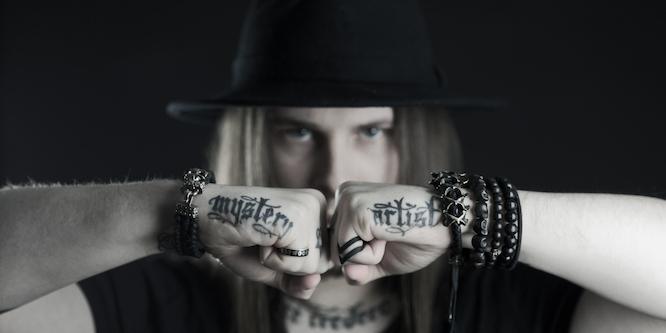 Dee Christopher - Age, Bio, Family | Famous Birthdays