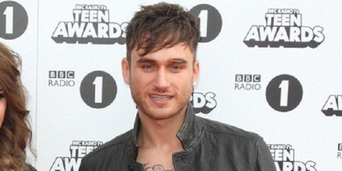 Charlie Clapham - Age, Bio, Family | Famous Birthdays