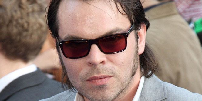 Gaz Coombes - Age, Family, Bio | Famous Birthdays