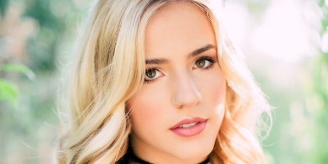 Madi Corsello - Age, Bio, Family | Famous Birthdays
