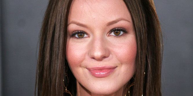 Samantha Droke - Age, Family, Bio | Famous Birthdays