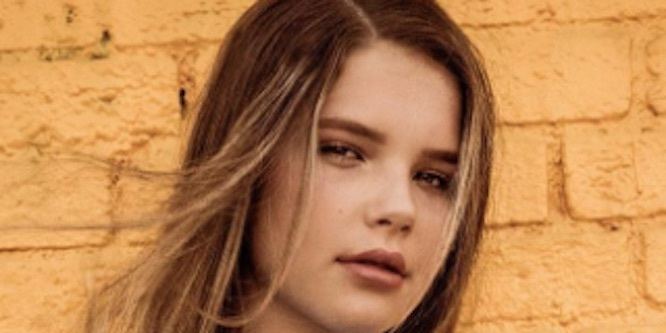 Ellie Thumann - Age, Bio, Family | Famous Birthdays