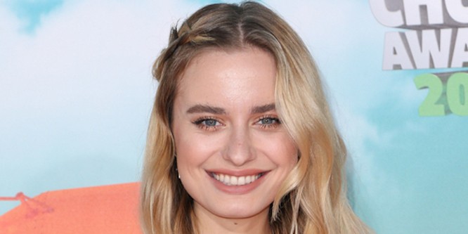 Sonya Esman - Age, Bio, Family | Famous Birthdays