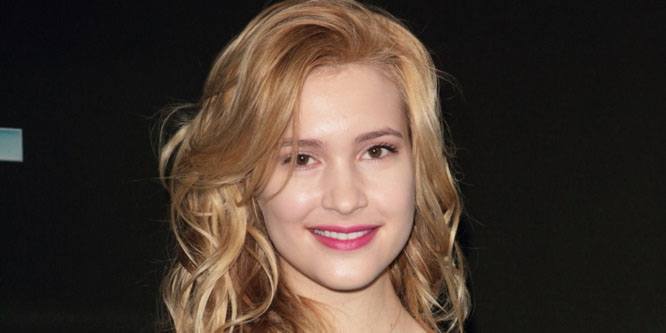 Alexia Fast Age & Bio | Famous Birthdays