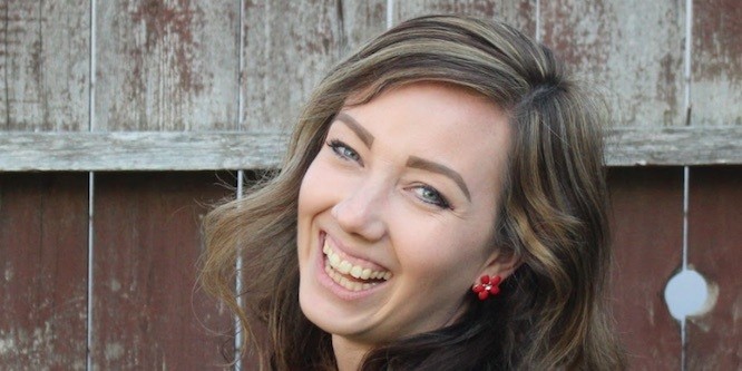 Amy Fernandez - Age, Bio, Family | Famous Birthdays