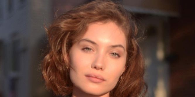 Dayna Frazer - Age, Bio, Family | Famous Birthdays