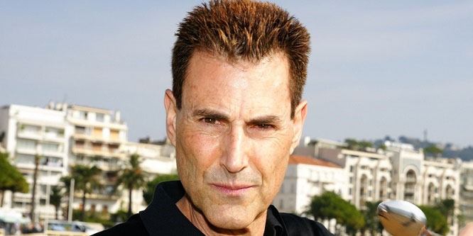 Uri Geller - Age, Family, Bio | Famous Birthdays Uri Geller - Age, Family, Bio | Famous Birthdays