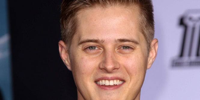 Lucas Grabeel - Age, Bio, Family | Famous Birthdays