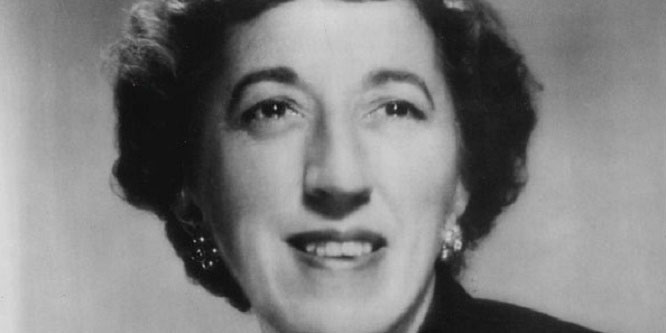 Margaret Hamilton - Bio, Family | Famous Birthdays