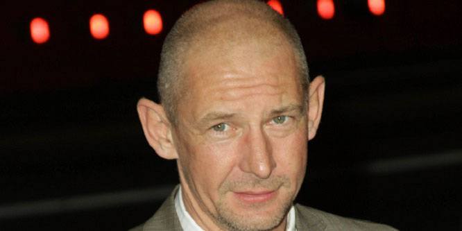 Ian Hart - Age, Family, Bio | Famous Birthdays